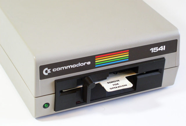 Tutti i modelli di Floppy Drive Commodore per C64 - WEMEDIA