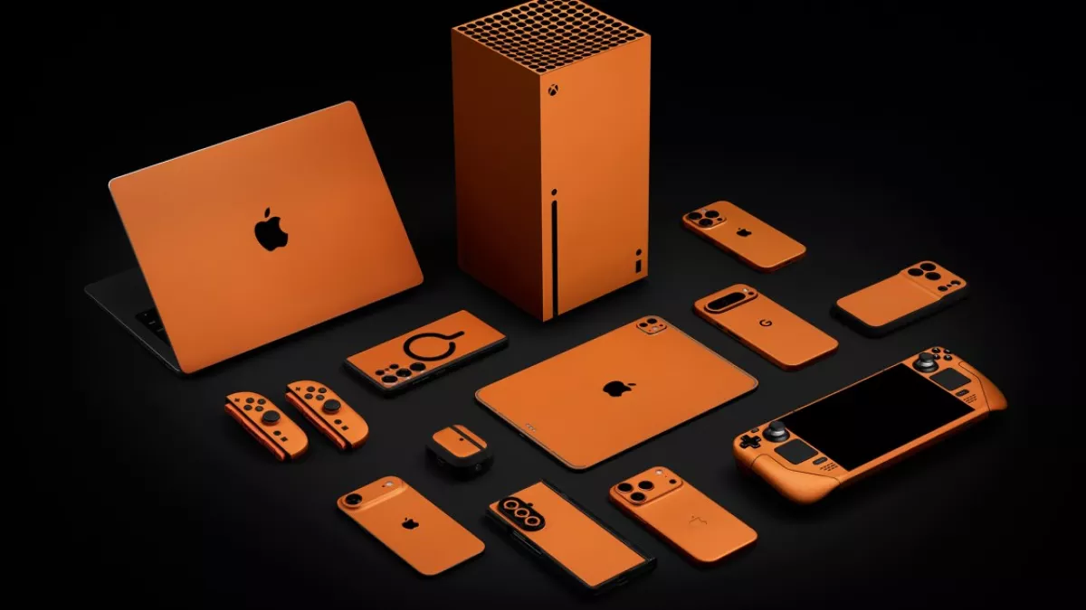 Dbrand lancia le nuove skins Cosmic Orange per dispositivi tech - WEMEDIA