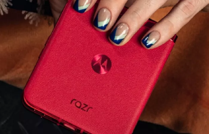 Motorola Razr 60 Ultra: il foldable che sfida l'iPhone - WEMEDIA